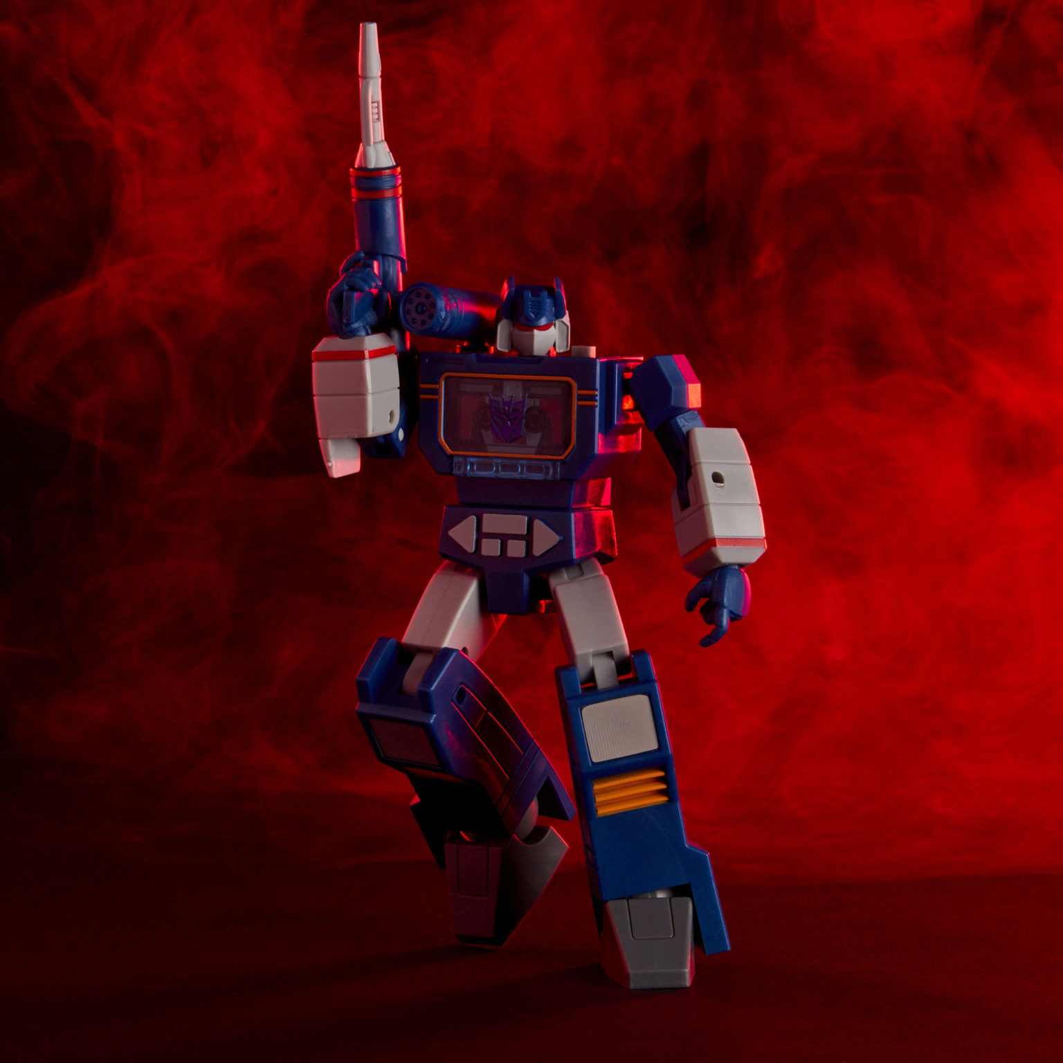 Transformers RED Soundwave Revealed In Stock Photos - Radio Free Cybertron