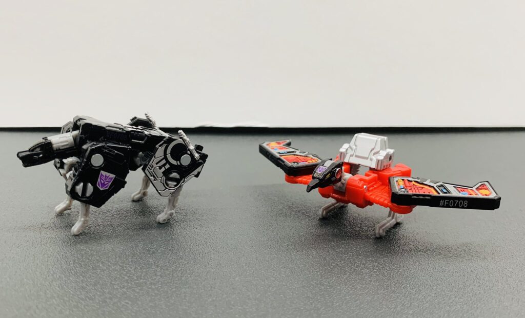 What Color Is Netflix Edition Soundwave’s Visor, Anyway?